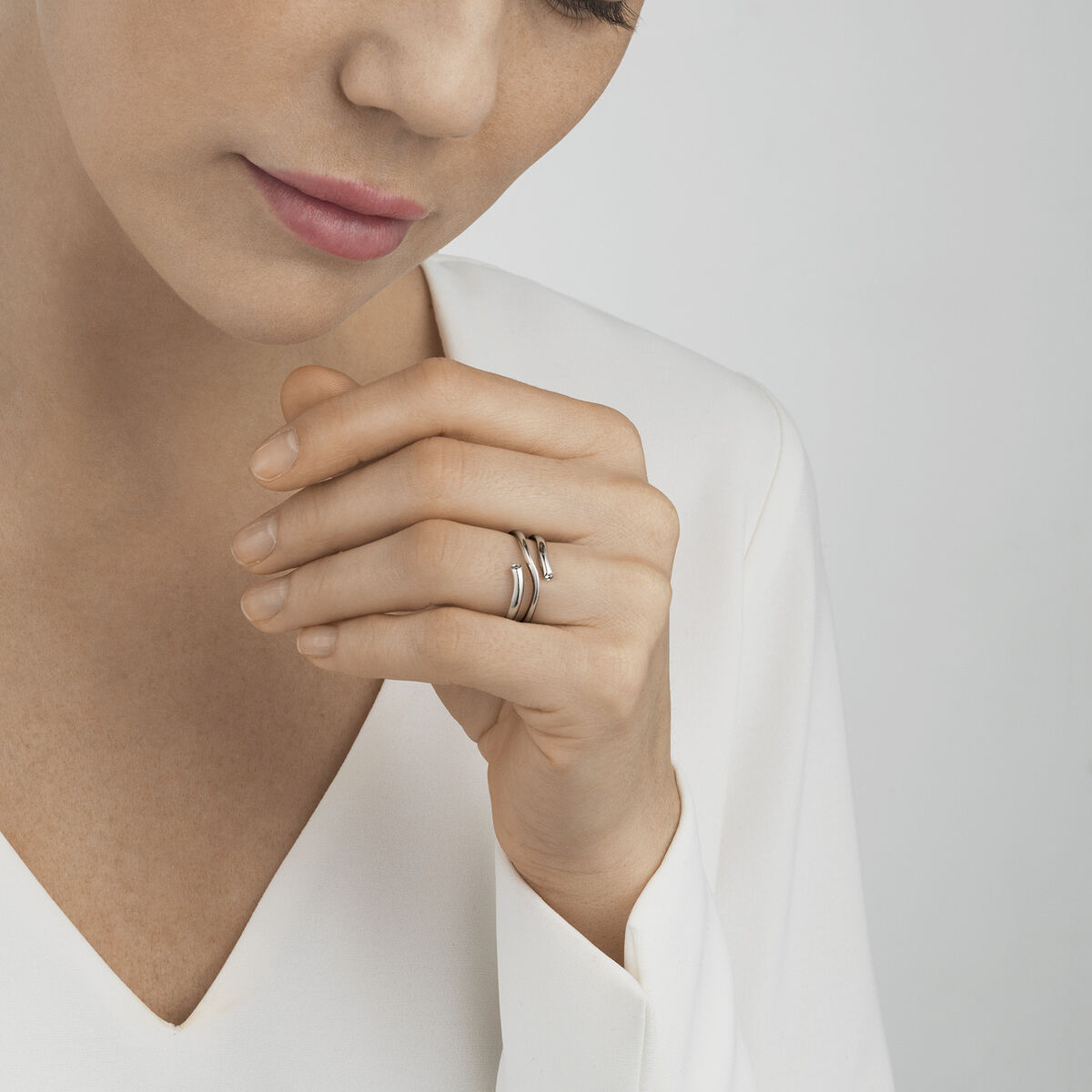 Magic white gold ring with diamonds | Georg Jensen