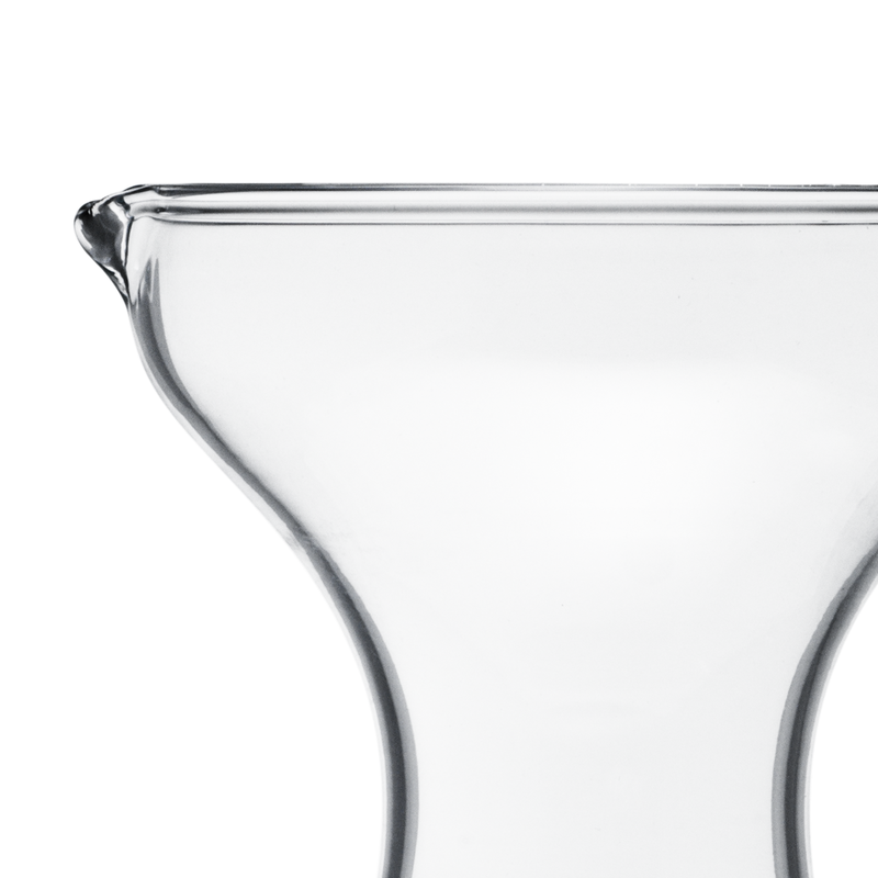ALFREDO carafe 1L in glass with carved oak stopper | Georg Jensen
