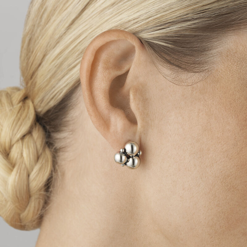 Moonlight Grapes earrings in sterling silver