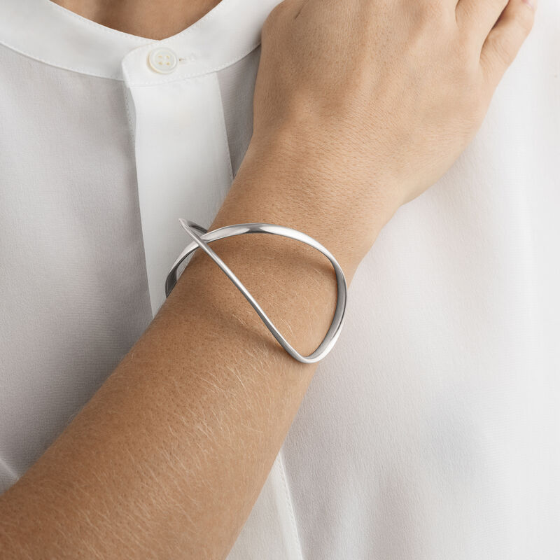 Infinity sterling silver bangle for women | Georg Jensen