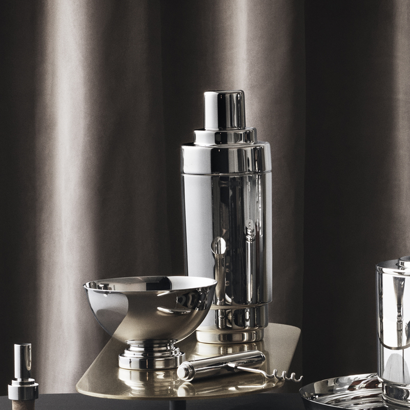 MANHATTAN cocktail shaker in Art Deco inspired stainless steel